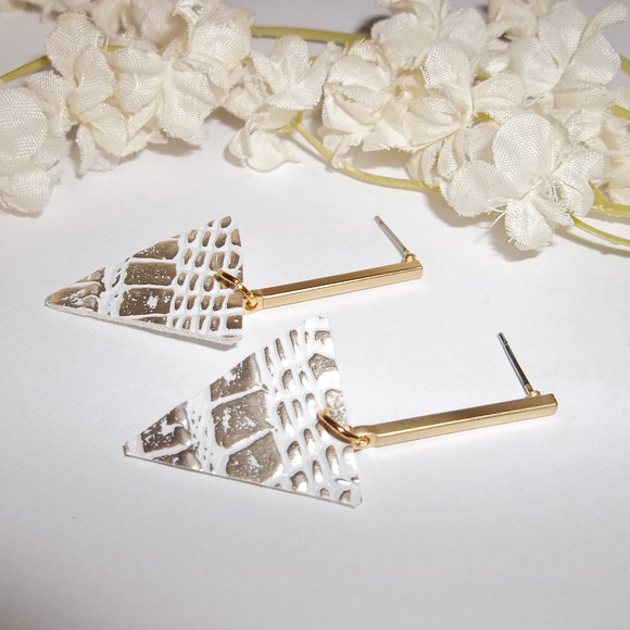 wvluckygirl | Jewelry | Gold White Faux Leather Croc Earrings Post 477 ...